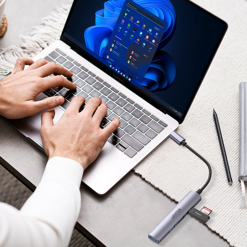 4 in 1 USB C Hub | UNITEK