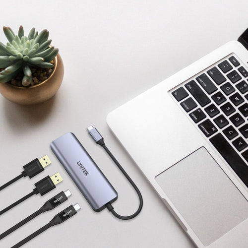 uHUB Q4 Next 4-in-1 USB-C Hub | UNITEK